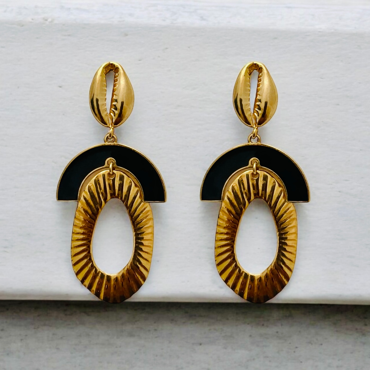 SHELL – Valeri Christina