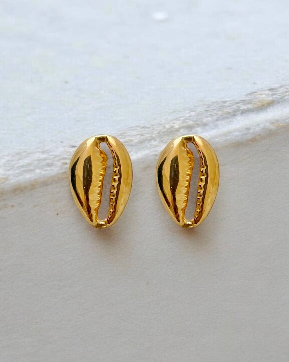 SHELL – Valeri Christina