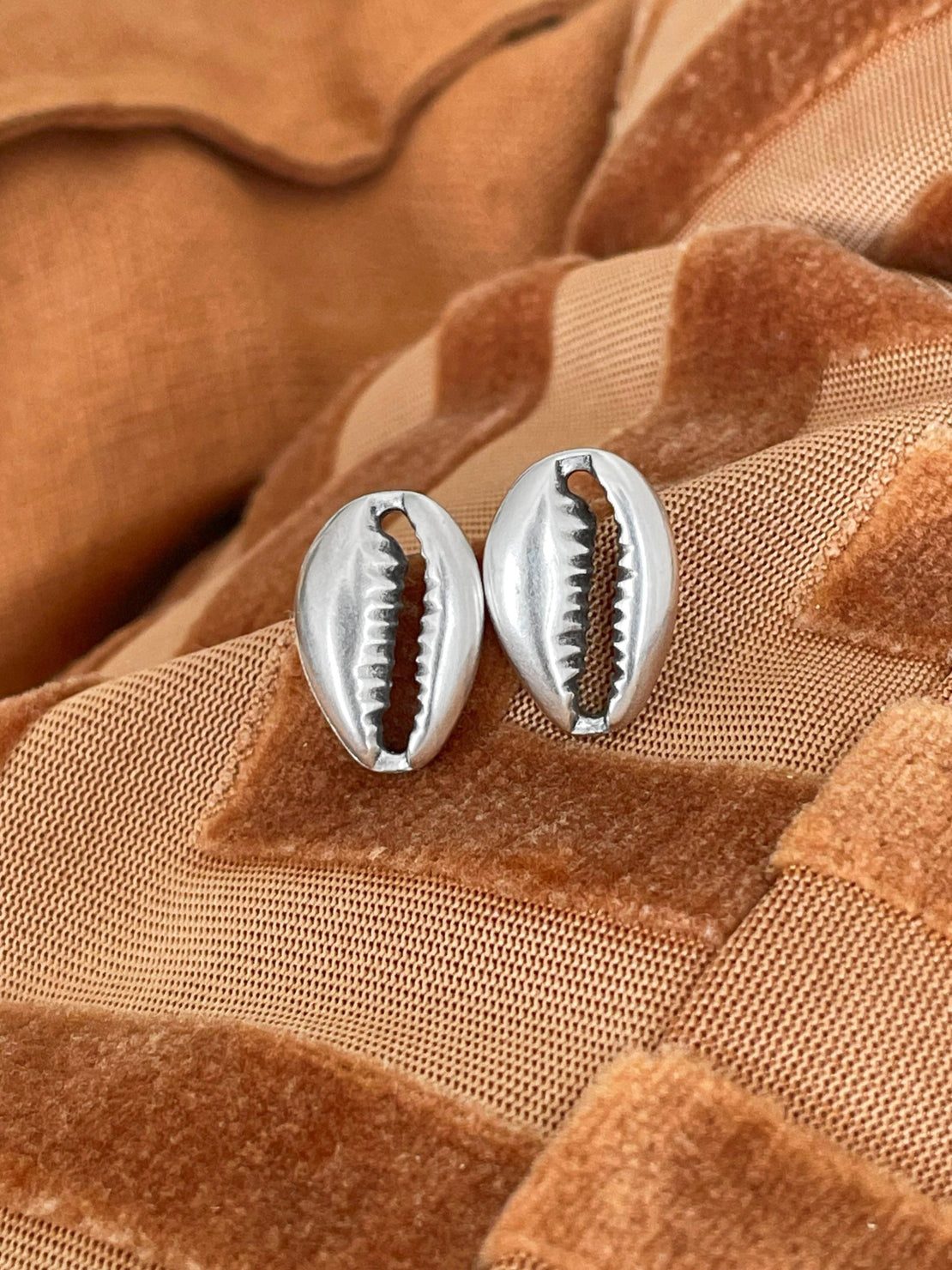 SHELL – Valeri Christina