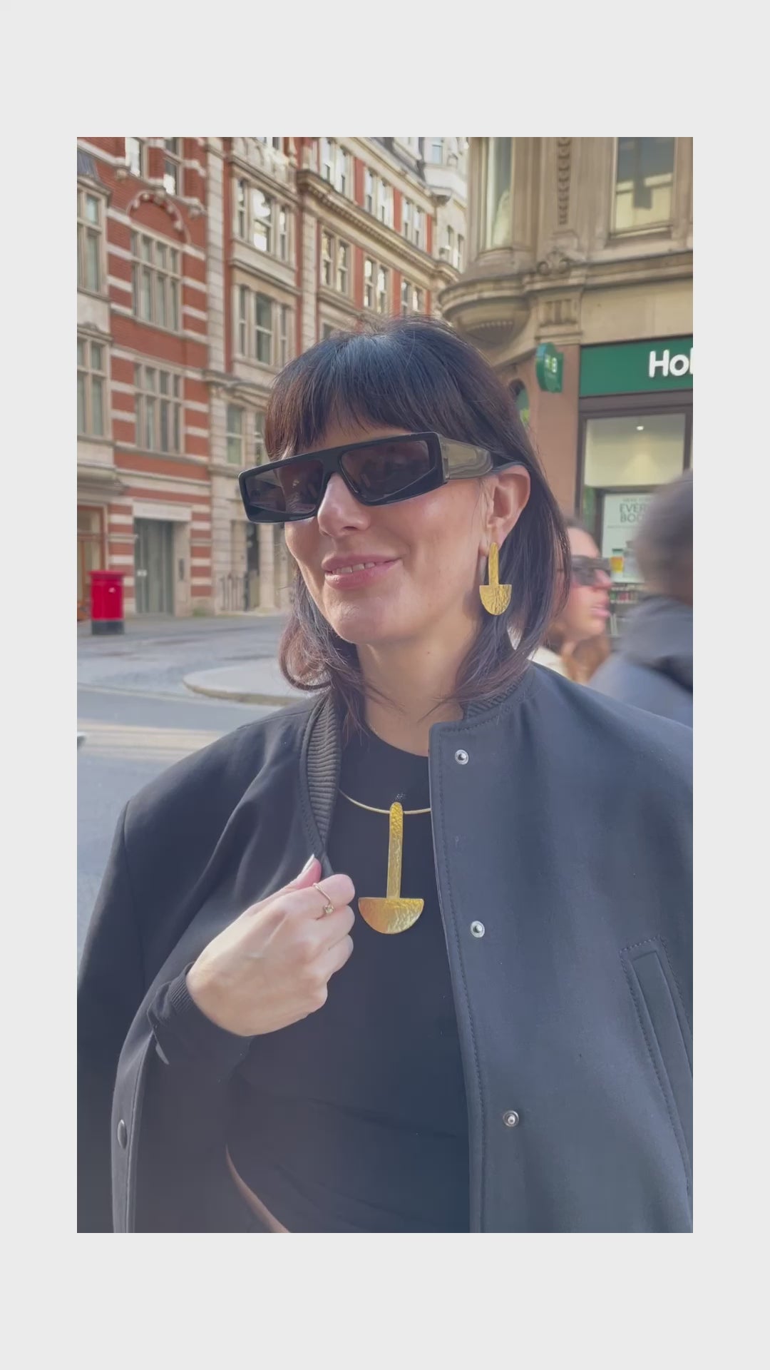 About – Valeri Christina