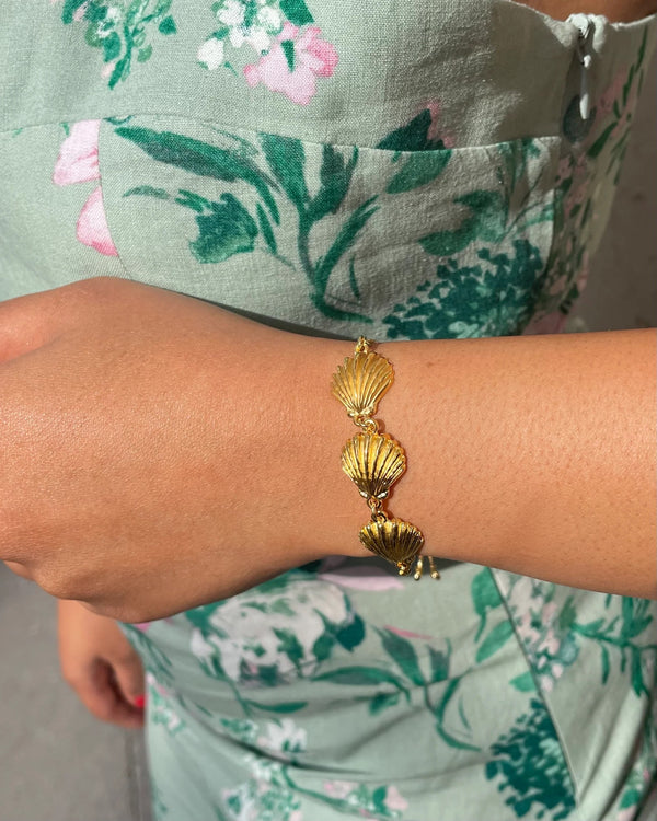 Clam Shell Chain Bracelet - Valeri Christina
